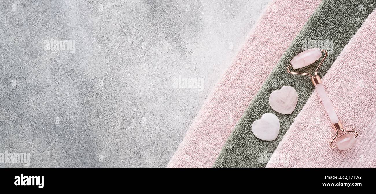 Quartz beauty face roller hi-res stock photography and images - Alamy