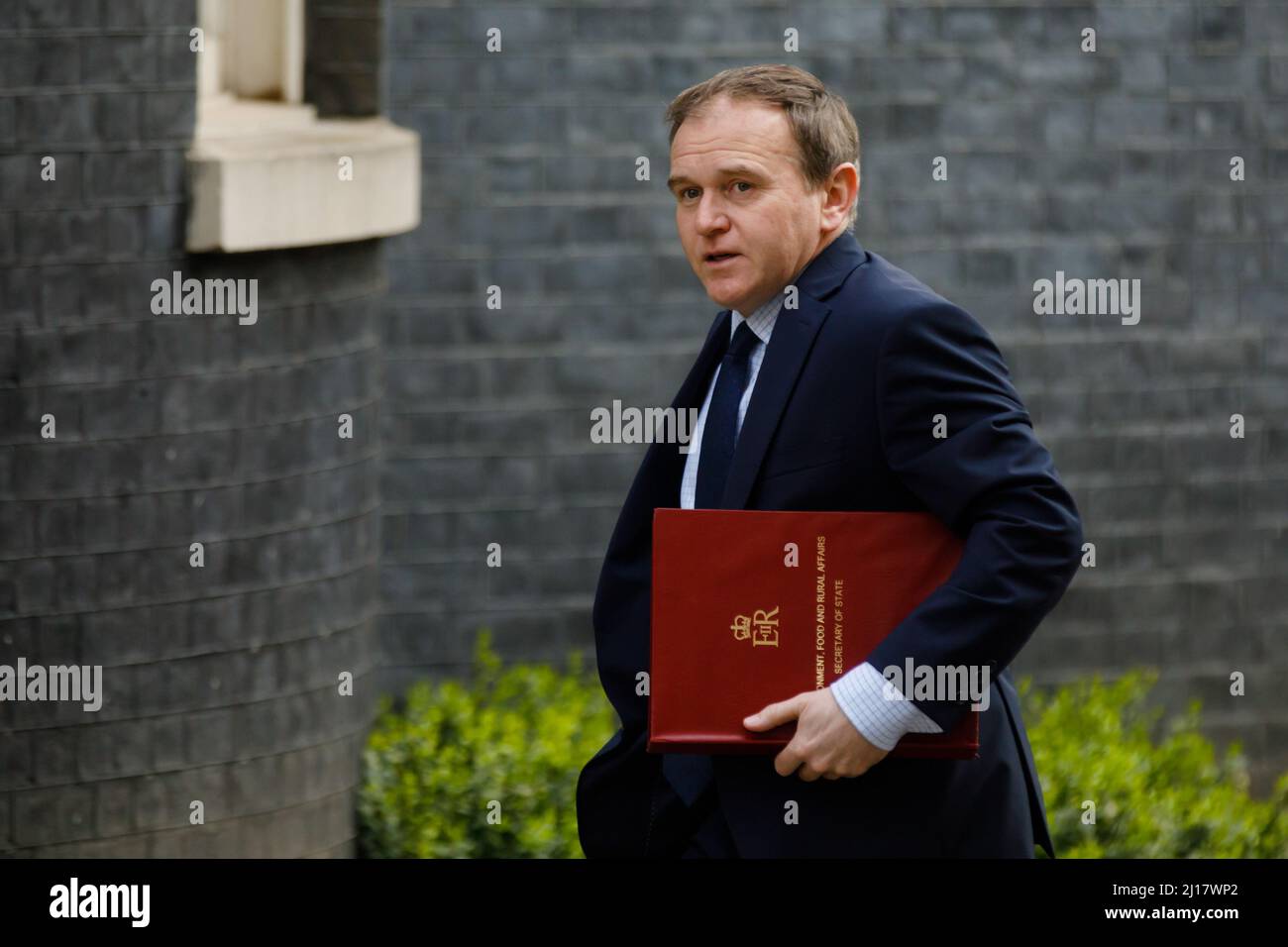 The rt hon george eustice mp hi-res stock photography and images - Alamy