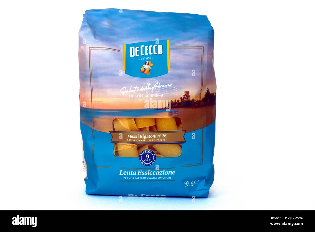 Pasta DE CECCO. Traditional Italian Food manufactured in Fara San ...