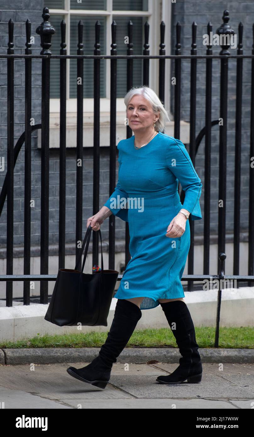 Nadine dorries mp hi-res stock photography and images - Alamy
