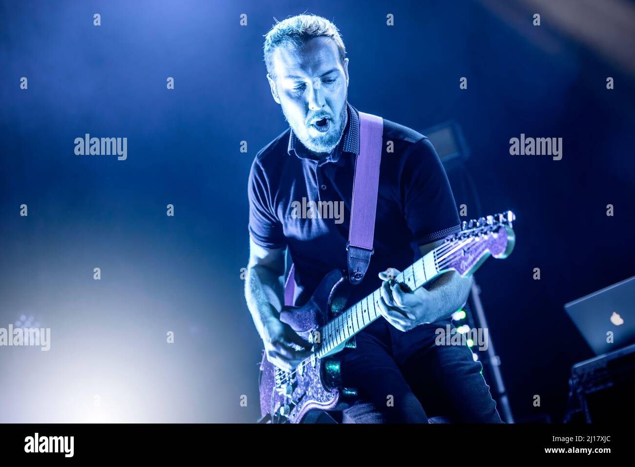 The pineapple thief band hi-res stock photography and images - Alamy