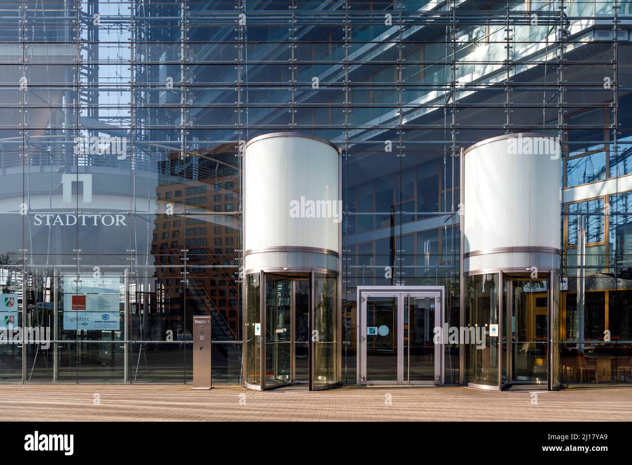 Dusseldorf city gate hi-res stock photography and images - Alamy