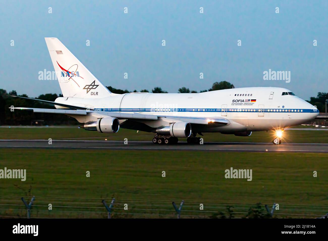 Boeing b747sp hi-res stock photography and images - Alamy
