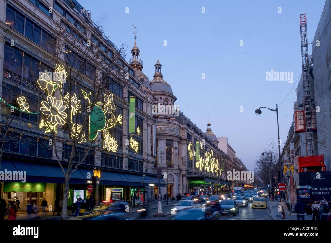 New decoration of the Printemps store on boulevard Haussmann in Paris ...