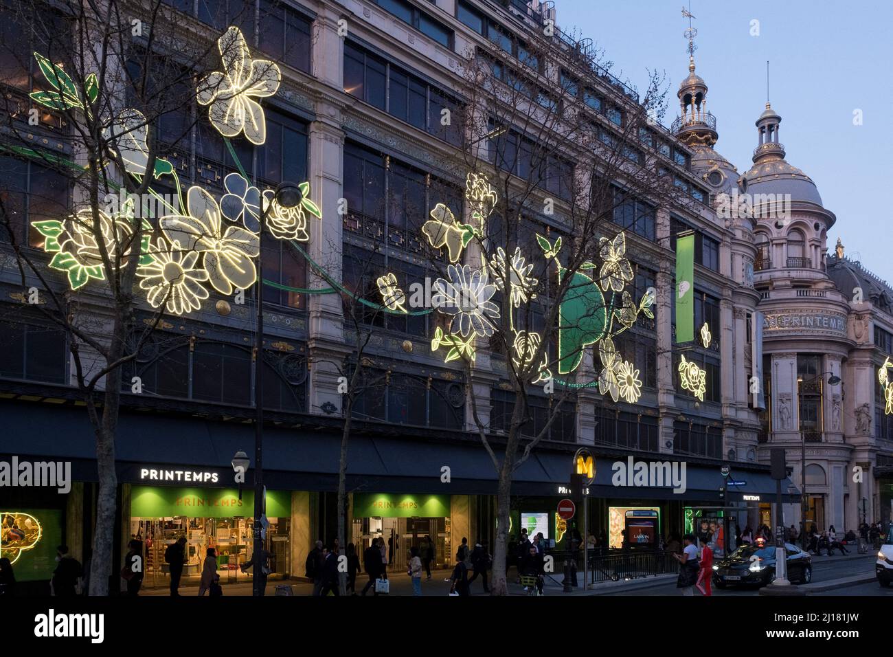 New decoration of the Printemps store on boulevard Haussmann in Paris ...