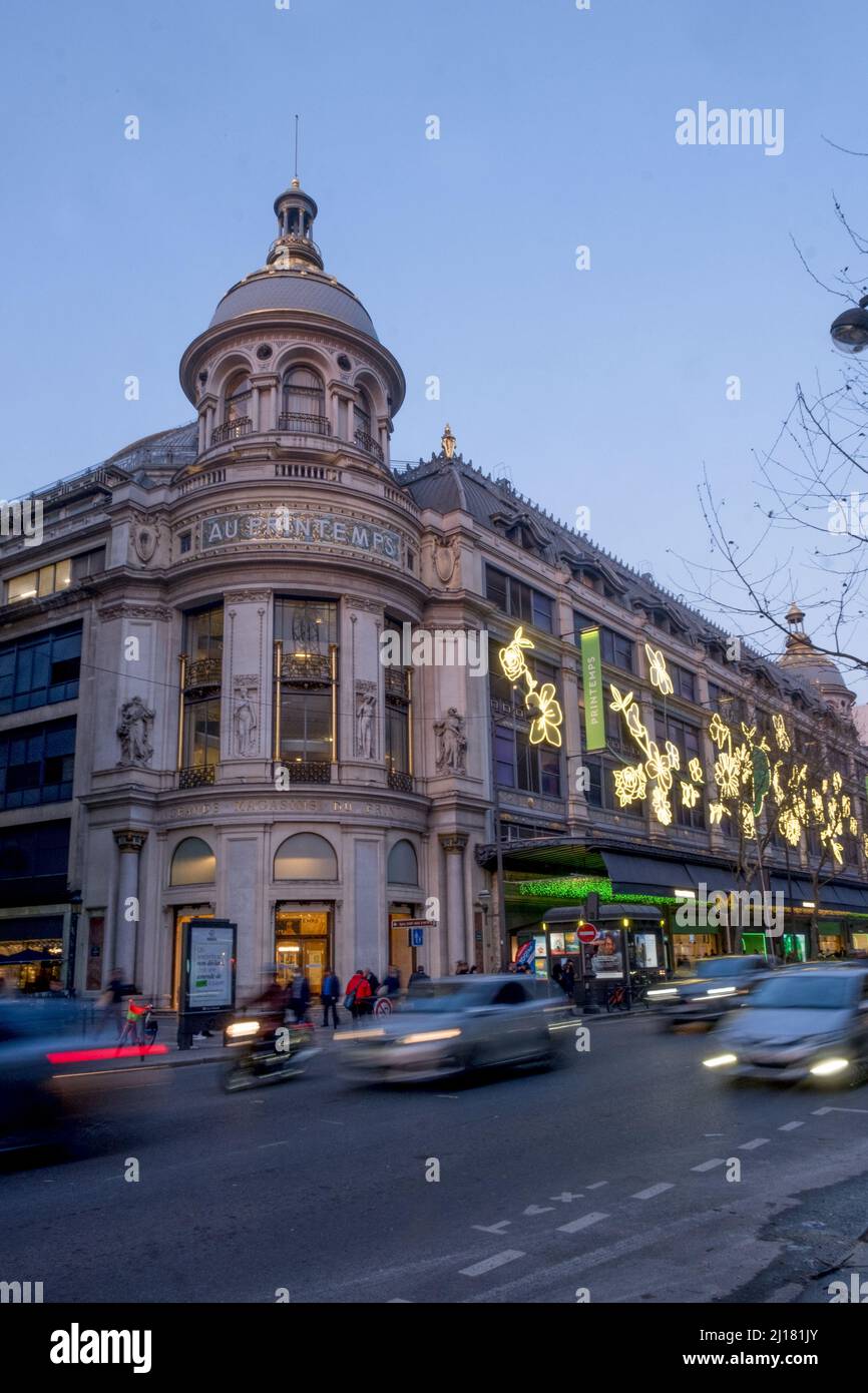 New decoration of the Printemps store on boulevard Haussmann in Paris ...