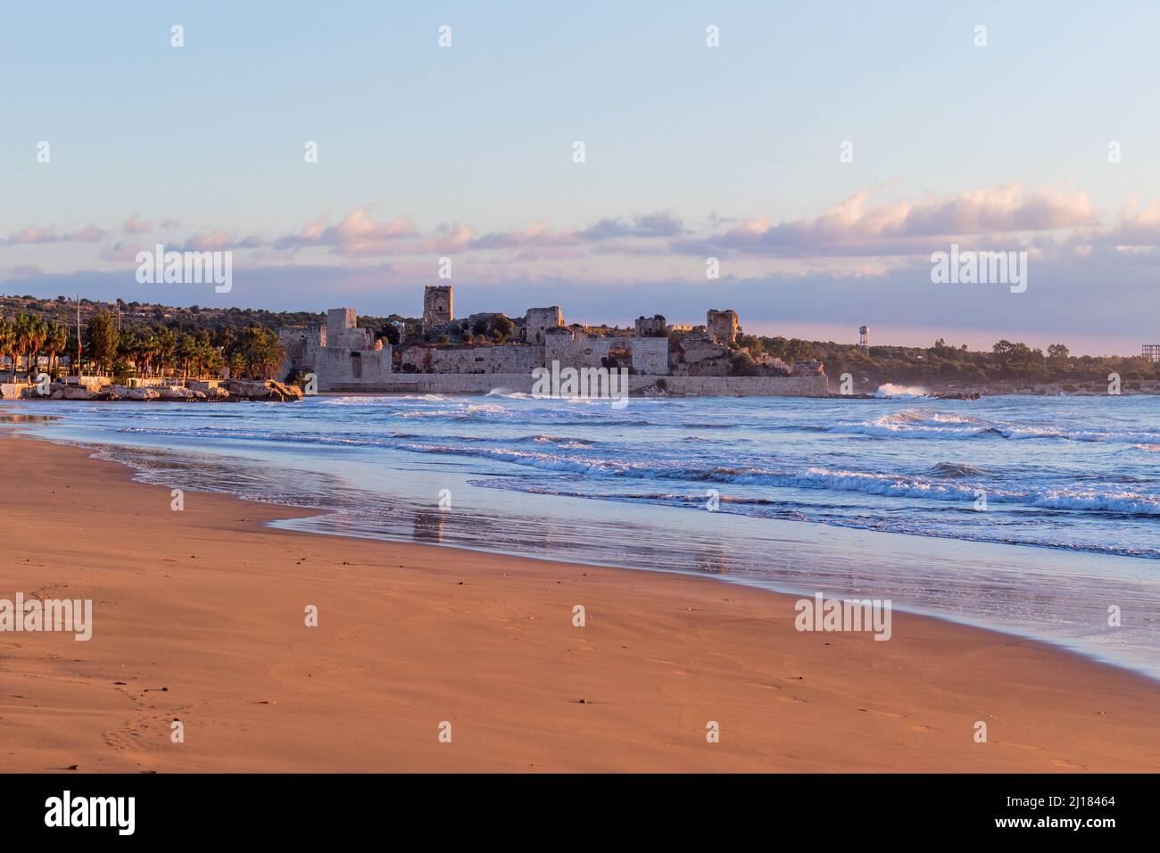 Beach and castle of korykos hi-res stock photography and images - Alamy