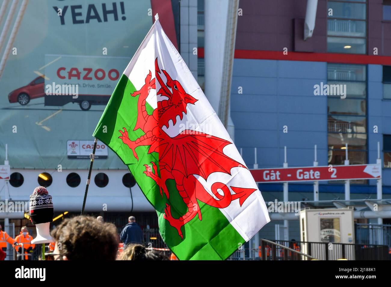 Welsh rugby dragon hi-res stock photography and images - Alamy