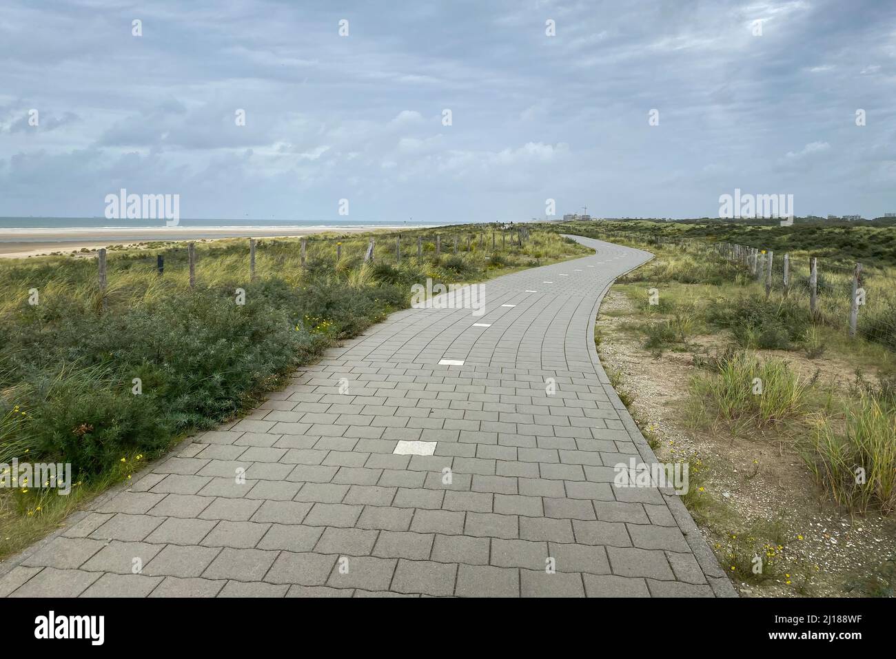 Cycle pathautumn hi-res stock photography and images - Alamy