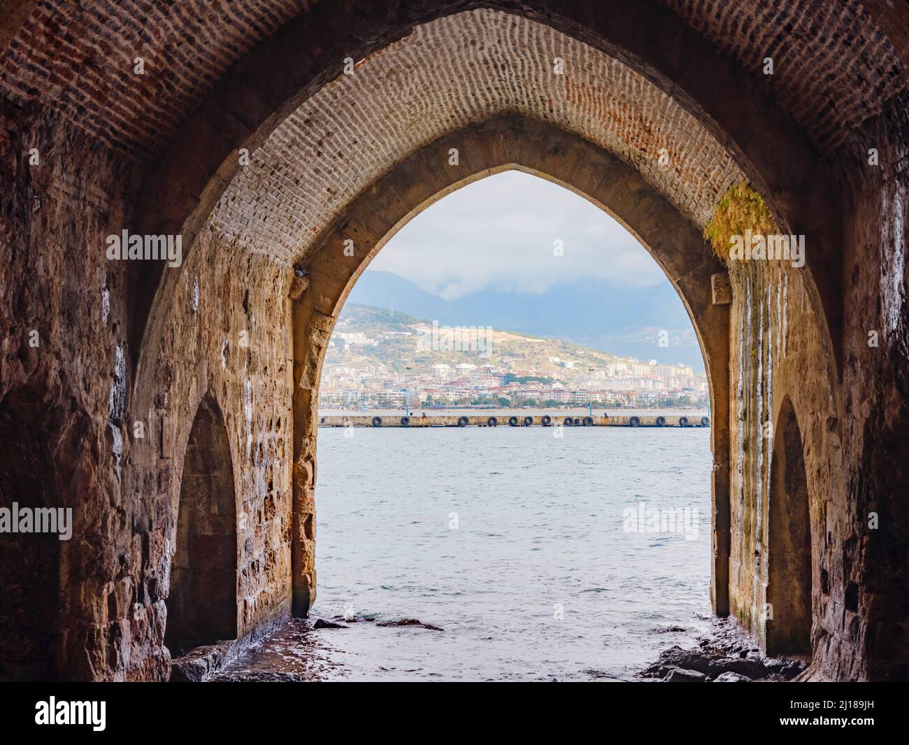 Medieval shipyards hi-res stock photography and images - Alamy