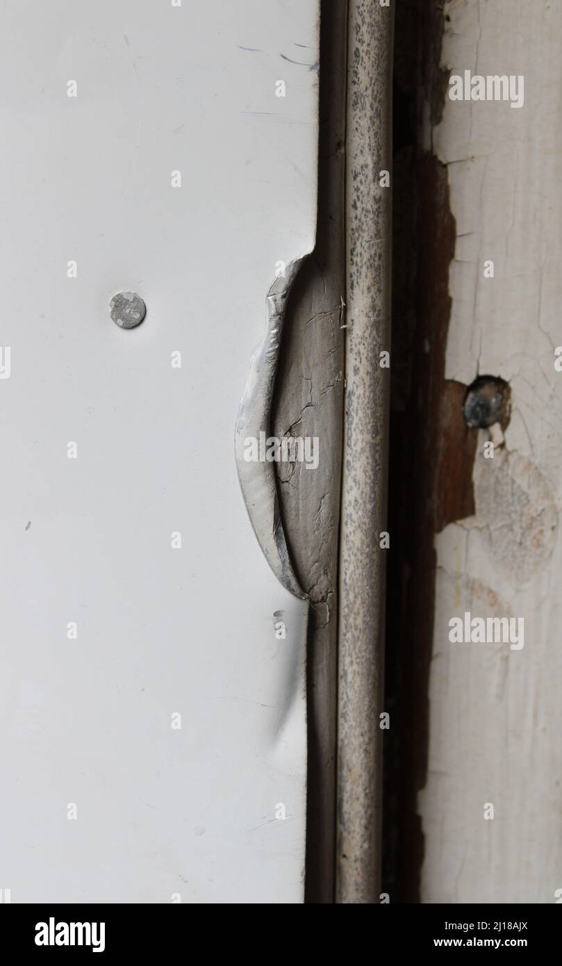 Metal door frame hi-res stock photography and images - Alamy