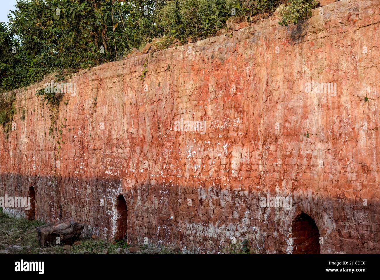 Close up shot of a broken brick structural antique wall Stock Photo - Alamy