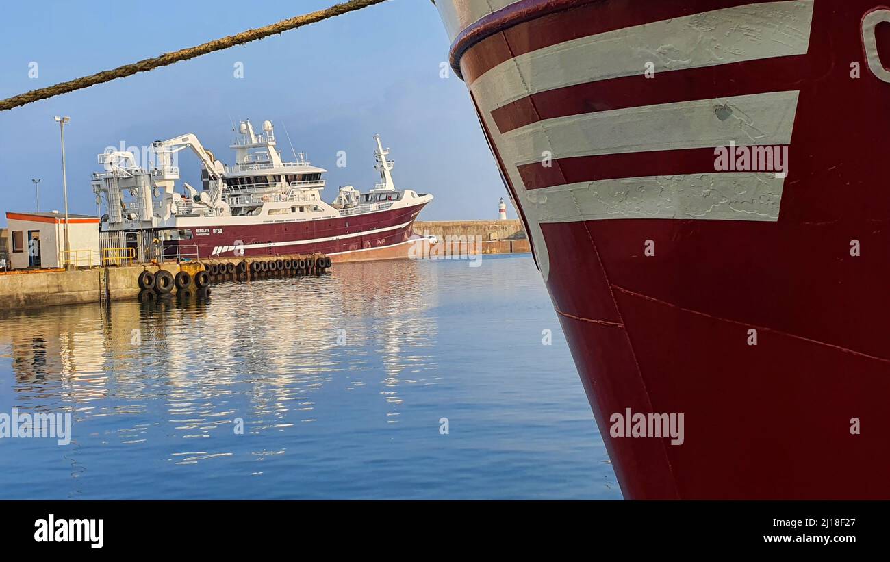 Boats in Fraserburgh harbour Stock Photo - Alamy
