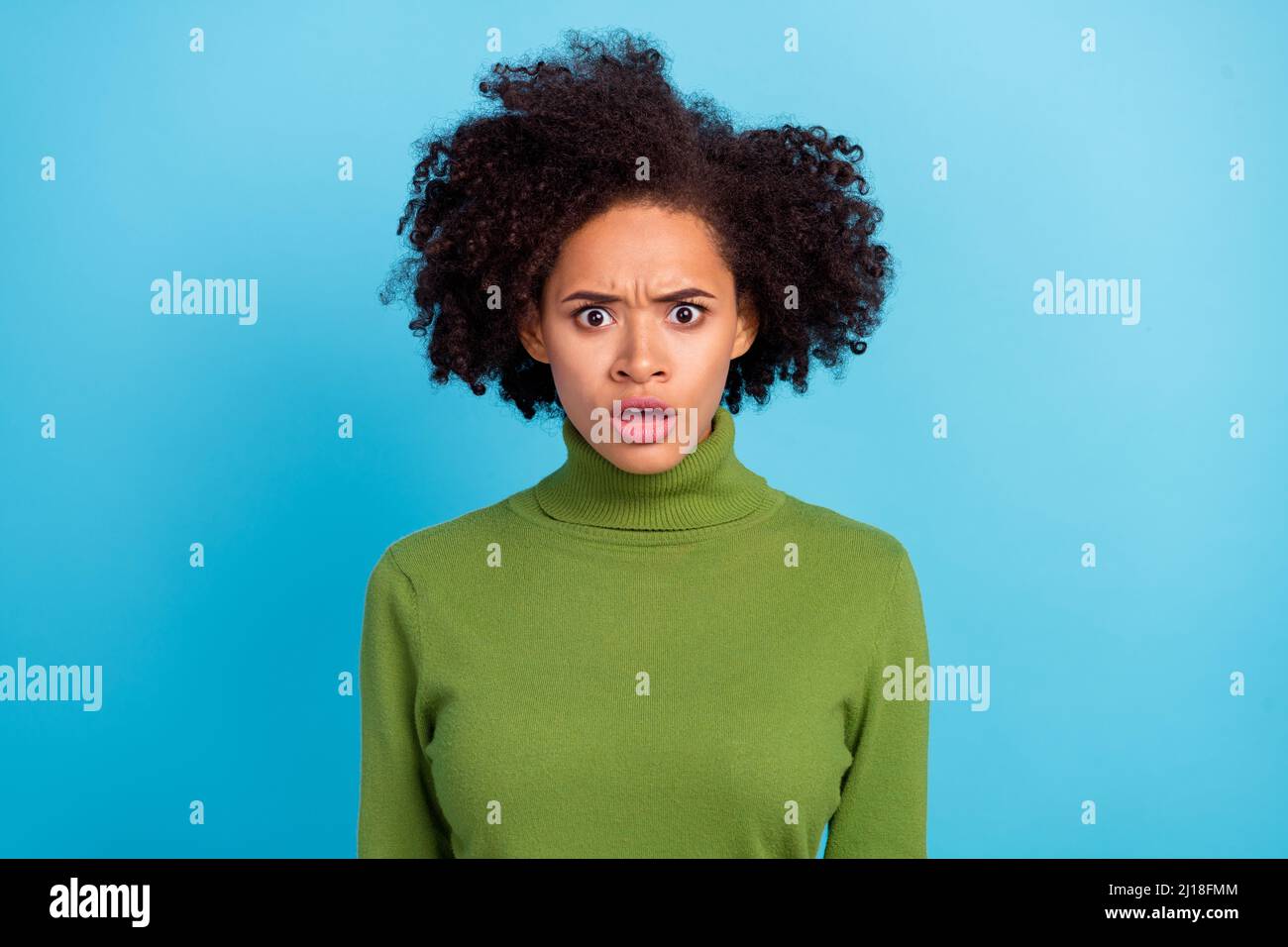 Photo of impressed girl face grimace speechless look camera cant ...