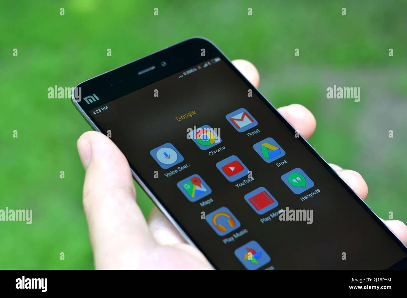 Augmented reality applications hi-res stock photography and images - Alamy