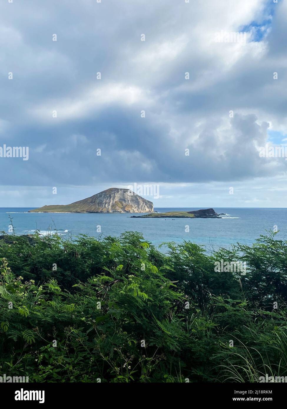 A closeup of the Rabbit Island near the island of Oahu, Hawaii Stock ...