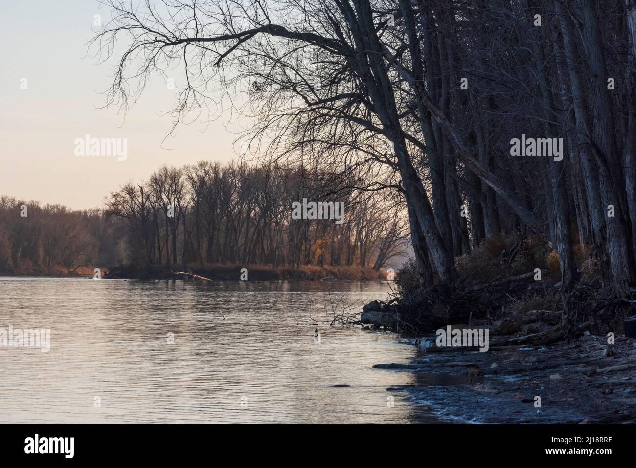 Landscape image of the Missouri-side bank of the Mississippi River ...