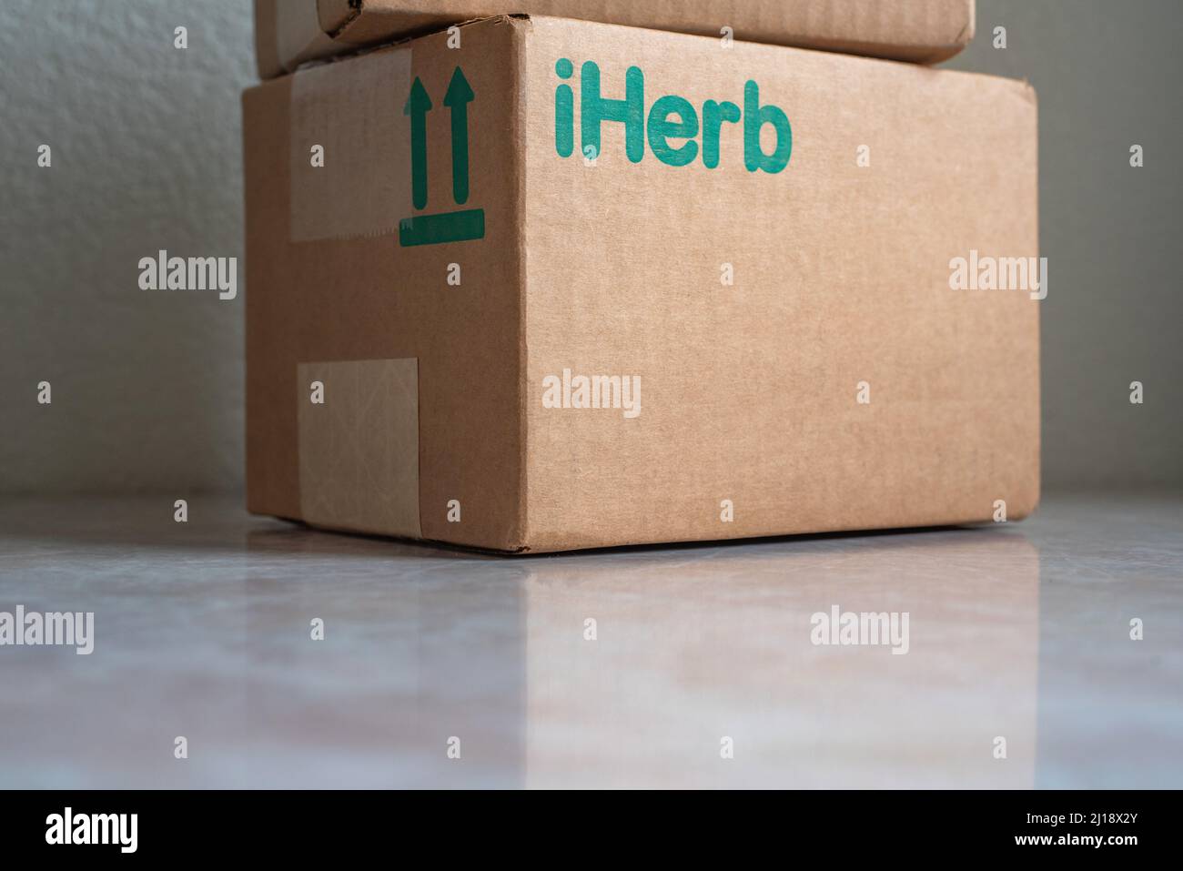 Iherb package hi-res stock photography and images - Alamy