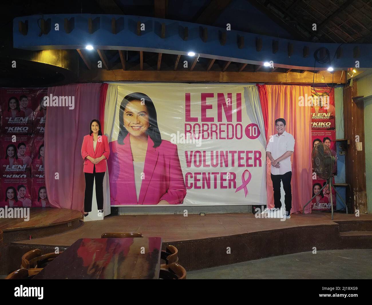Standee replicas of Presidential aspirant Leni Robredo and her running ...