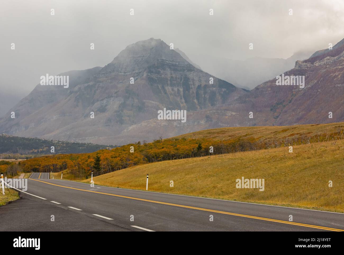 Highway through mountains hi-res stock photography and images - Alamy