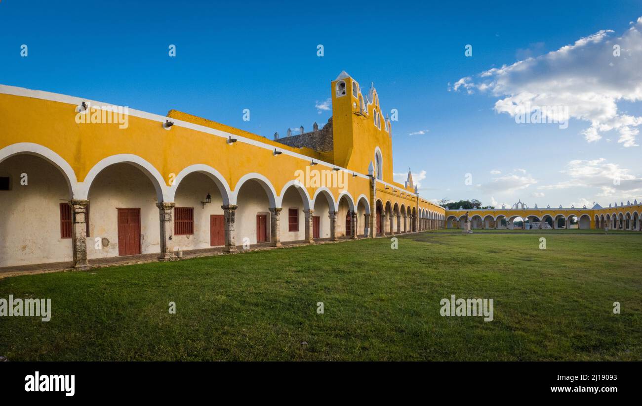 Church and Monastery in Izamal, Yucatan, Mexico, Spanish colonial ...