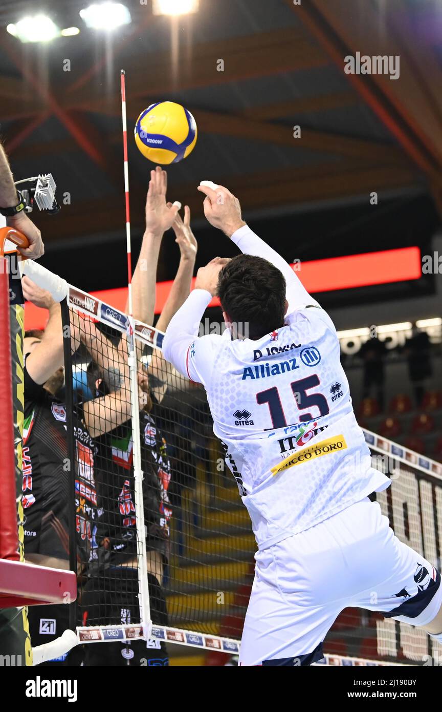 Jovan djokic allianz milano hi-res stock photography and images - Alamy