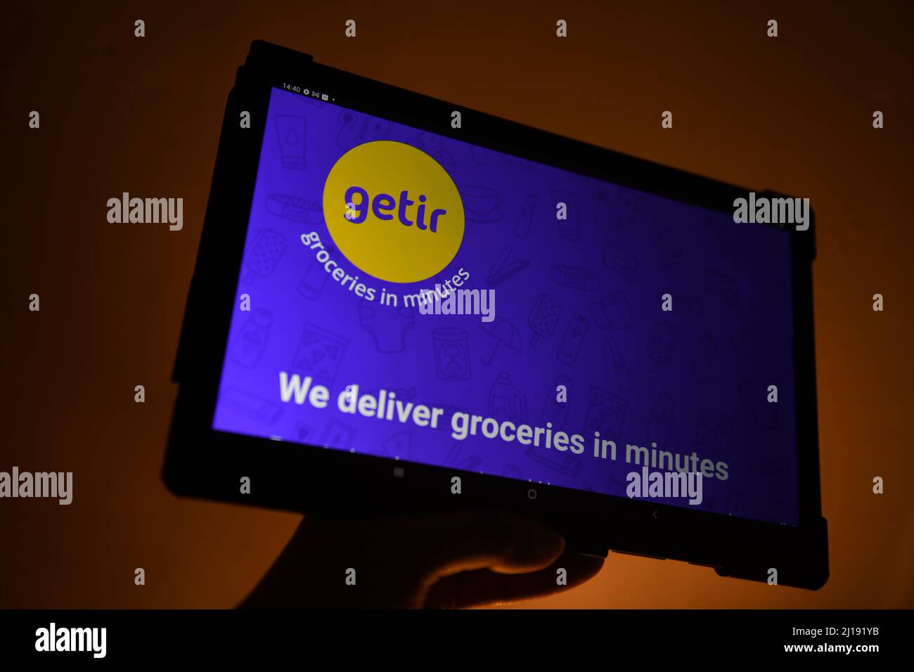 Getir delivery hi-res stock photography and images - Alamy