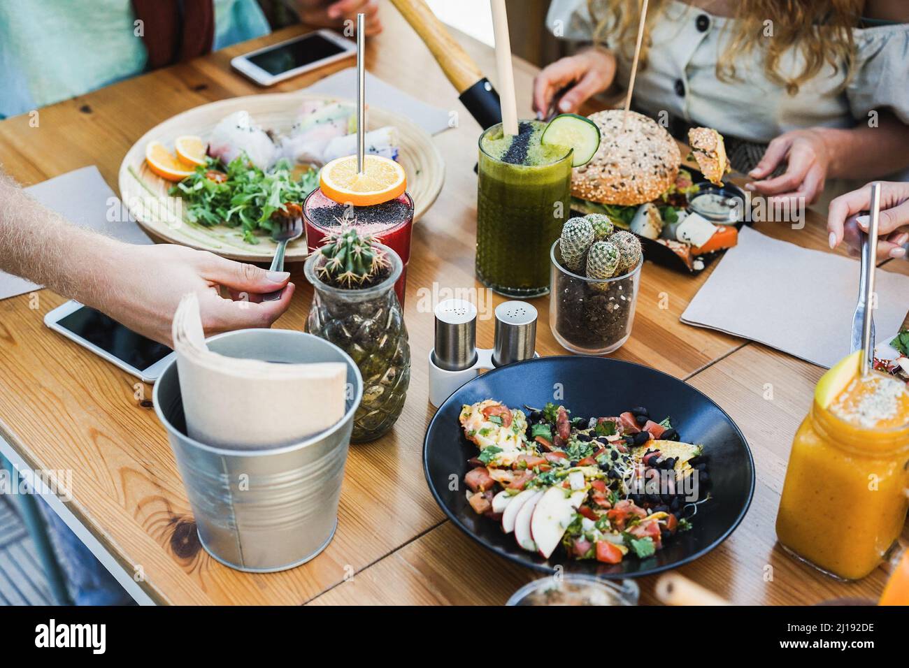 Young people restaurant hi-res stock photography and images - Alamy