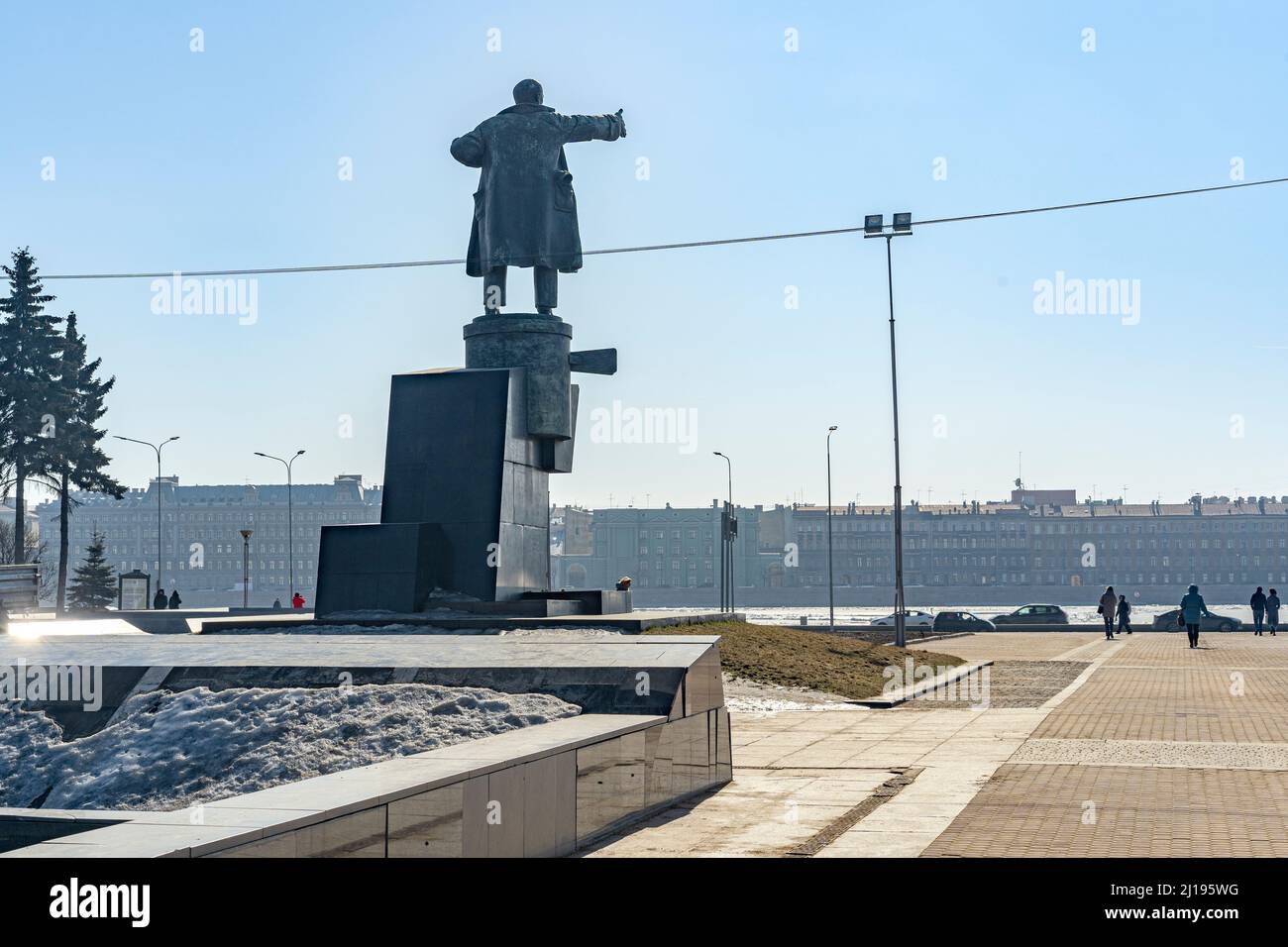 03/22/2022 13:35 pm Russia St. Petersburg Lenin Square near the Finland ...