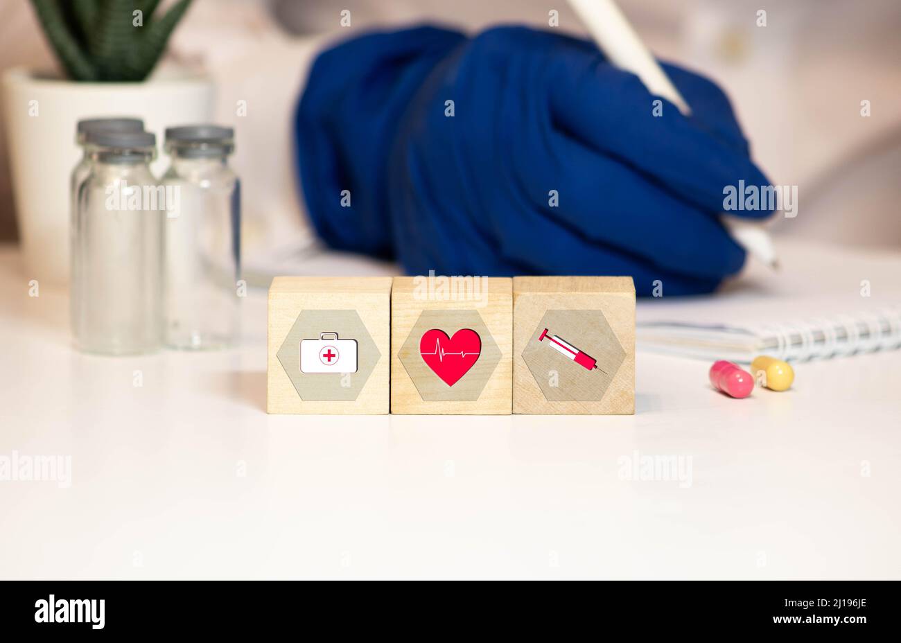 Patient emoticon hi-res stock photography and images - Alamy