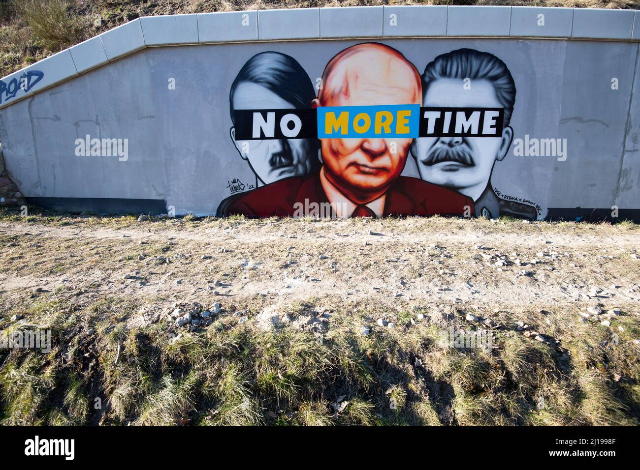 Adolf Hitler, Vladimir Putin and Joseph Stalin on anti-war mural ...