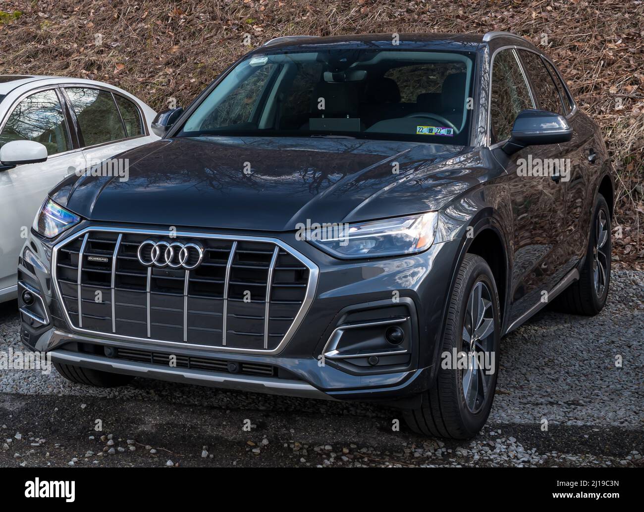 Dark blue audi hi-res stock photography and images - Alamy