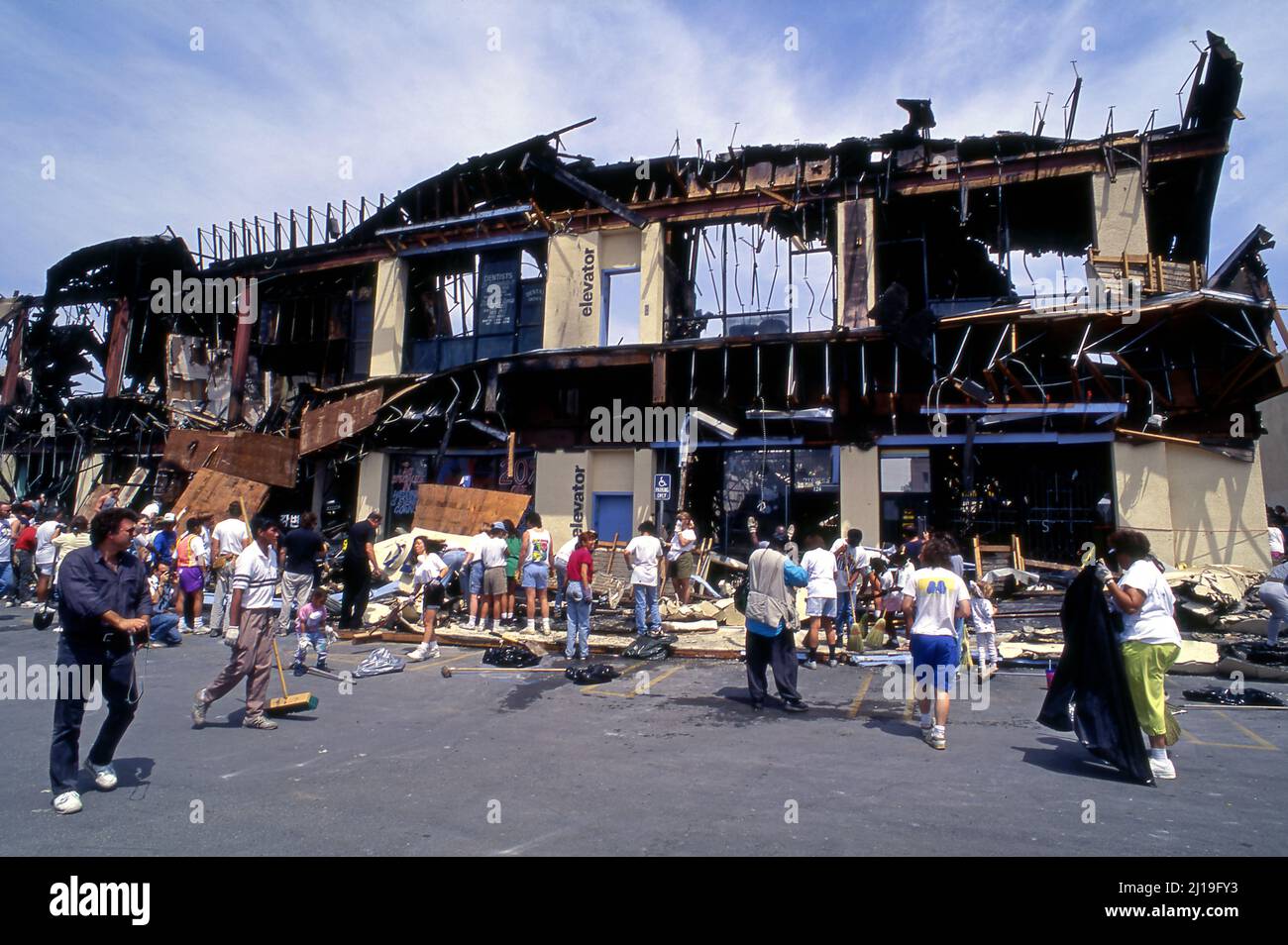 Los angeles riots building hi-res stock photography and images - Alamy