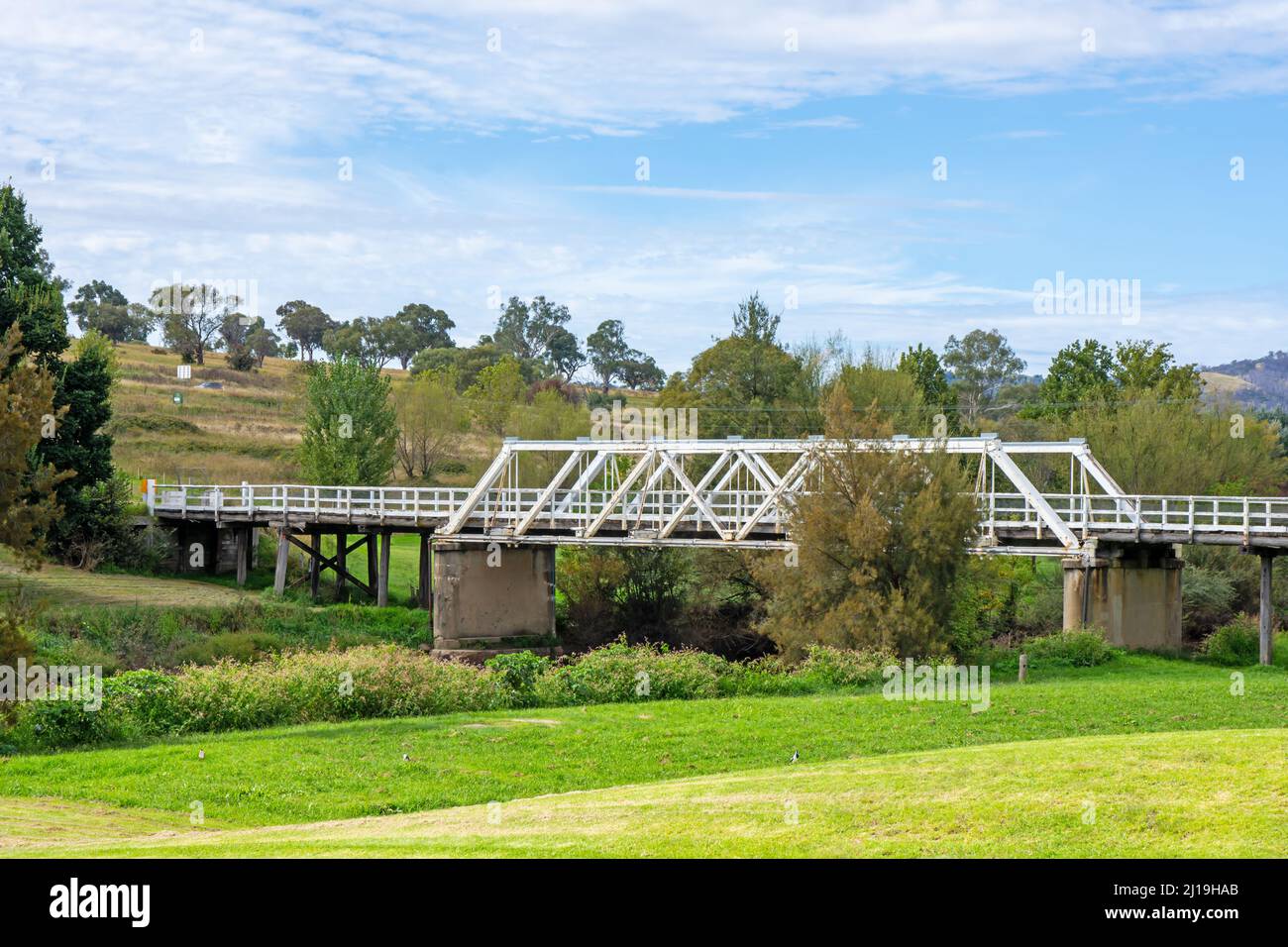 Timber truss bridge hi-res stock photography and images - Alamy