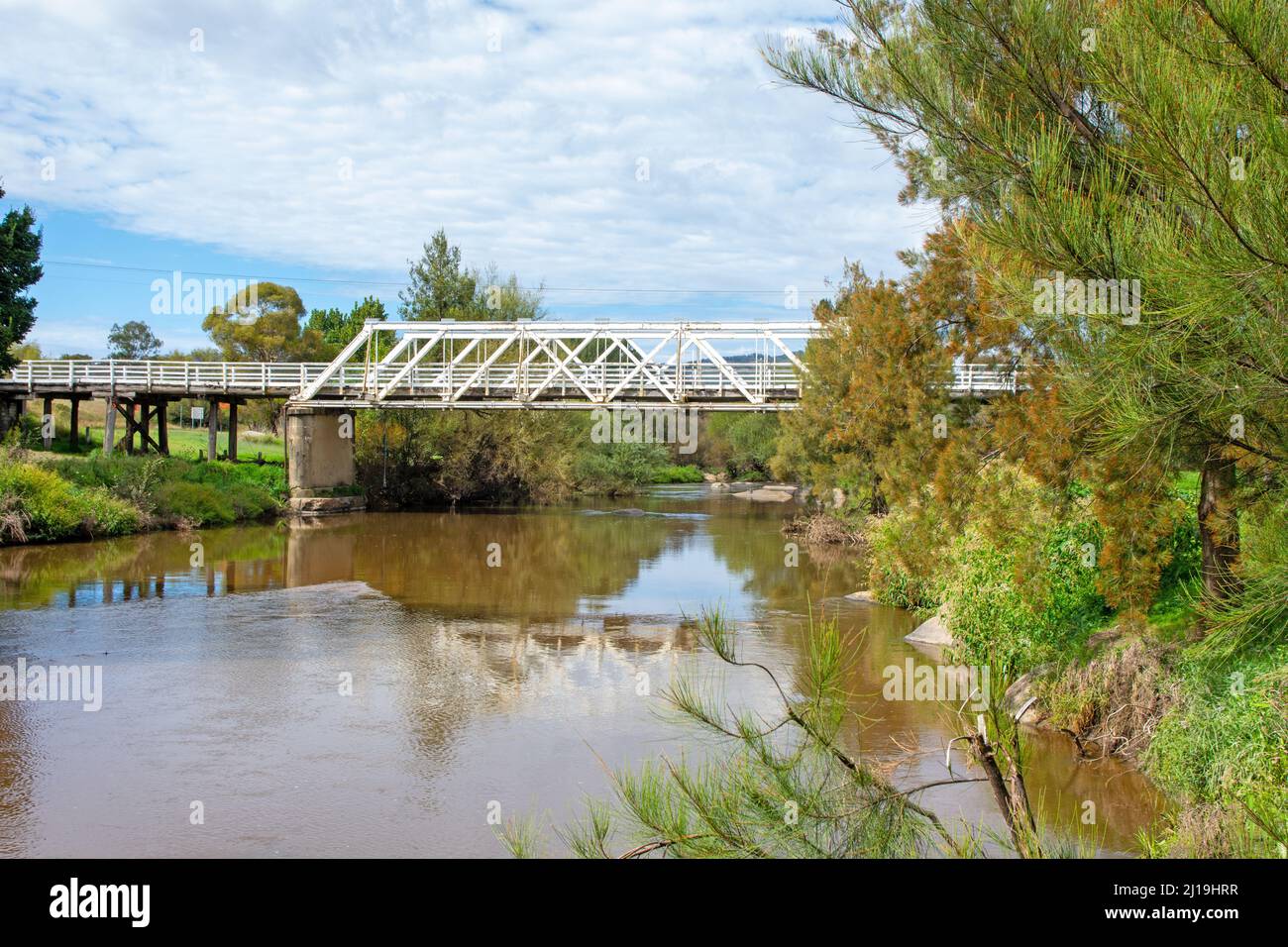 Timber truss bridge hi-res stock photography and images - Alamy