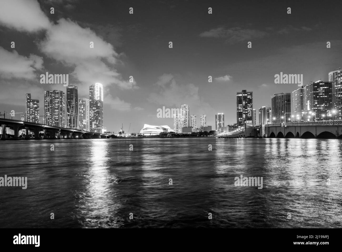Night view macarthur bridge Black and White Stock Photos & Images - Alamy