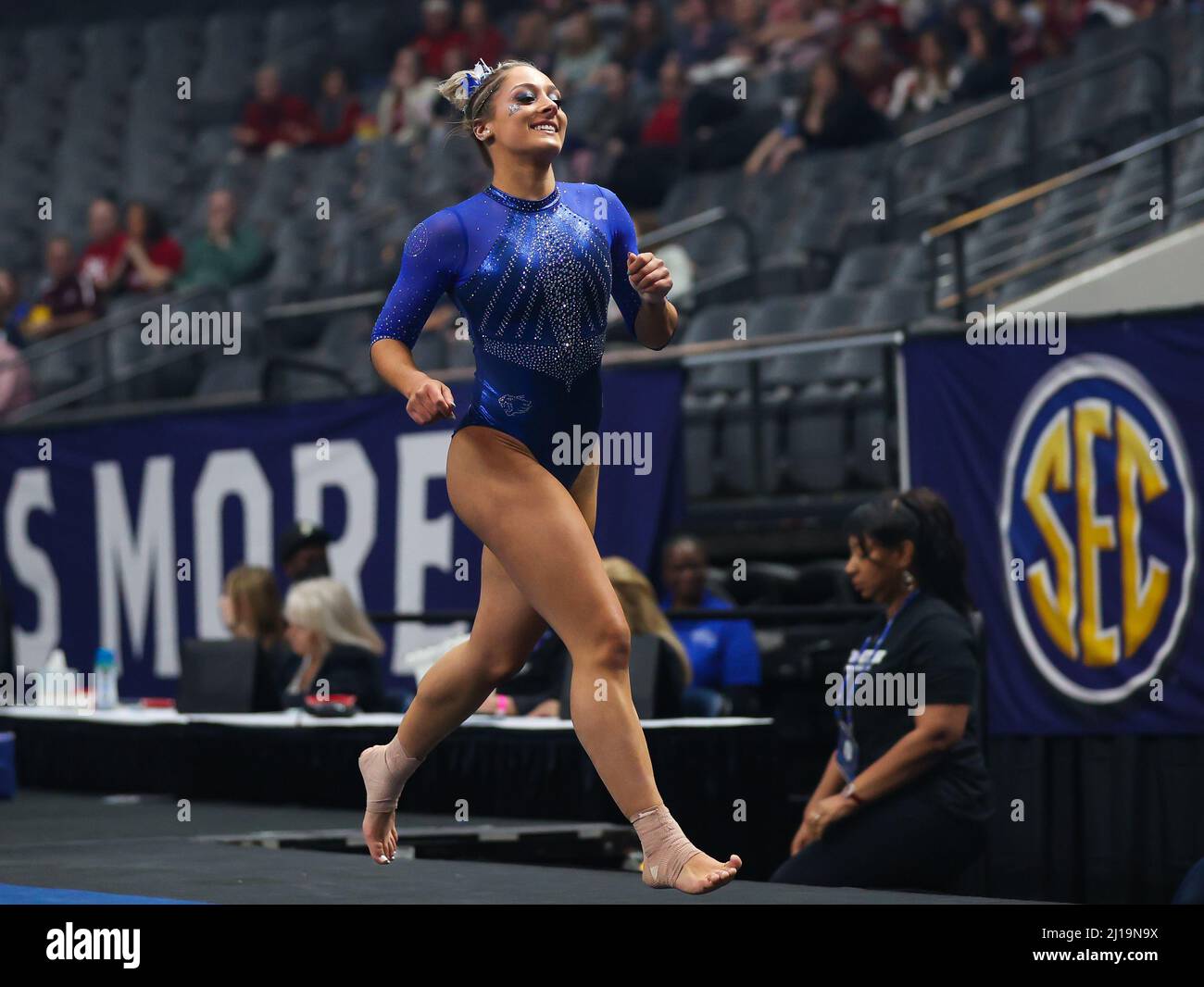 Birmingham, AL, USA. 19th Mar, 2022. Kentucky's Isabella Magnelli jogs ...