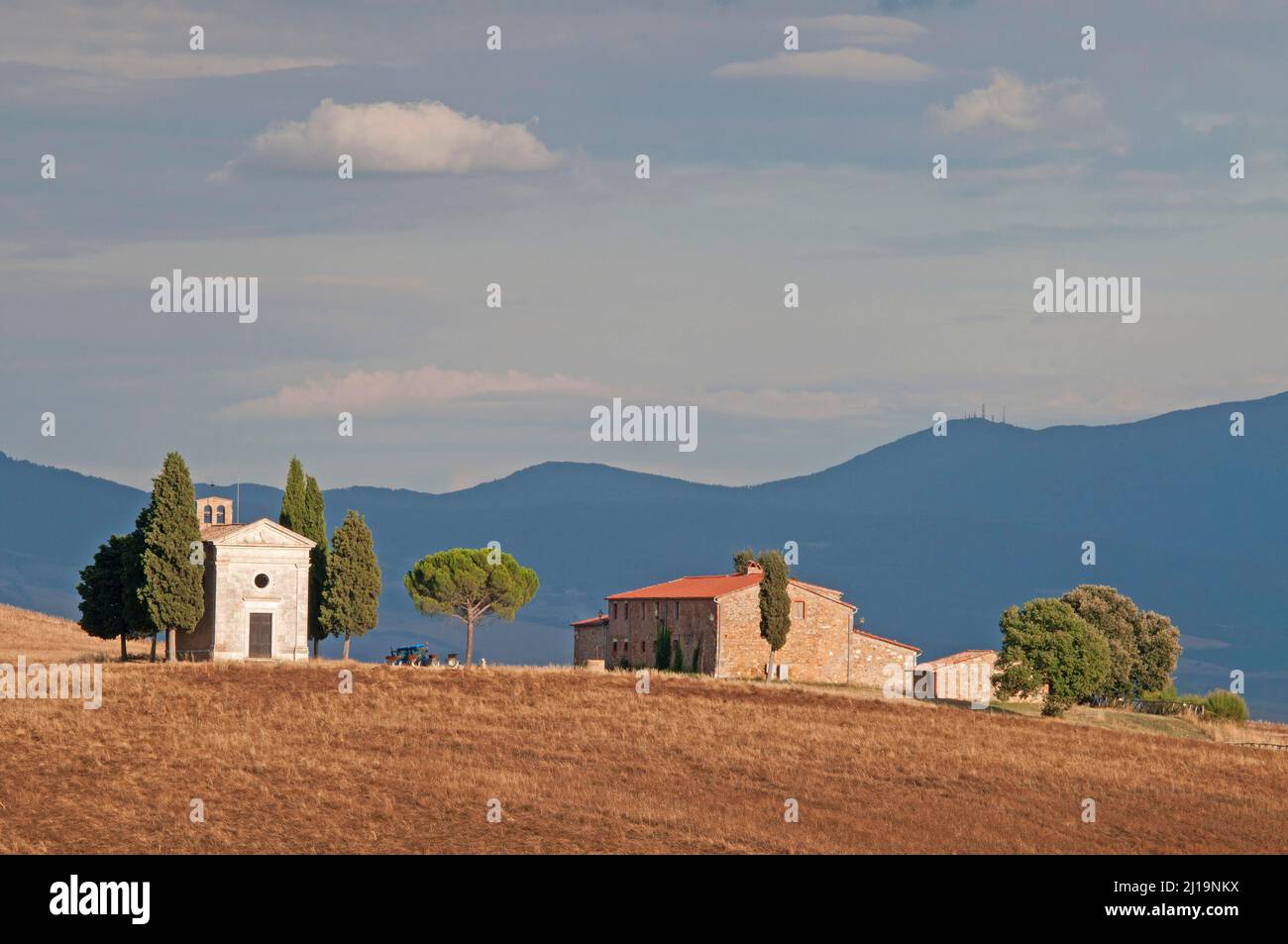 Landscape in Tuscany with chapel and farmstead, Italy Stock Photo - Alamy