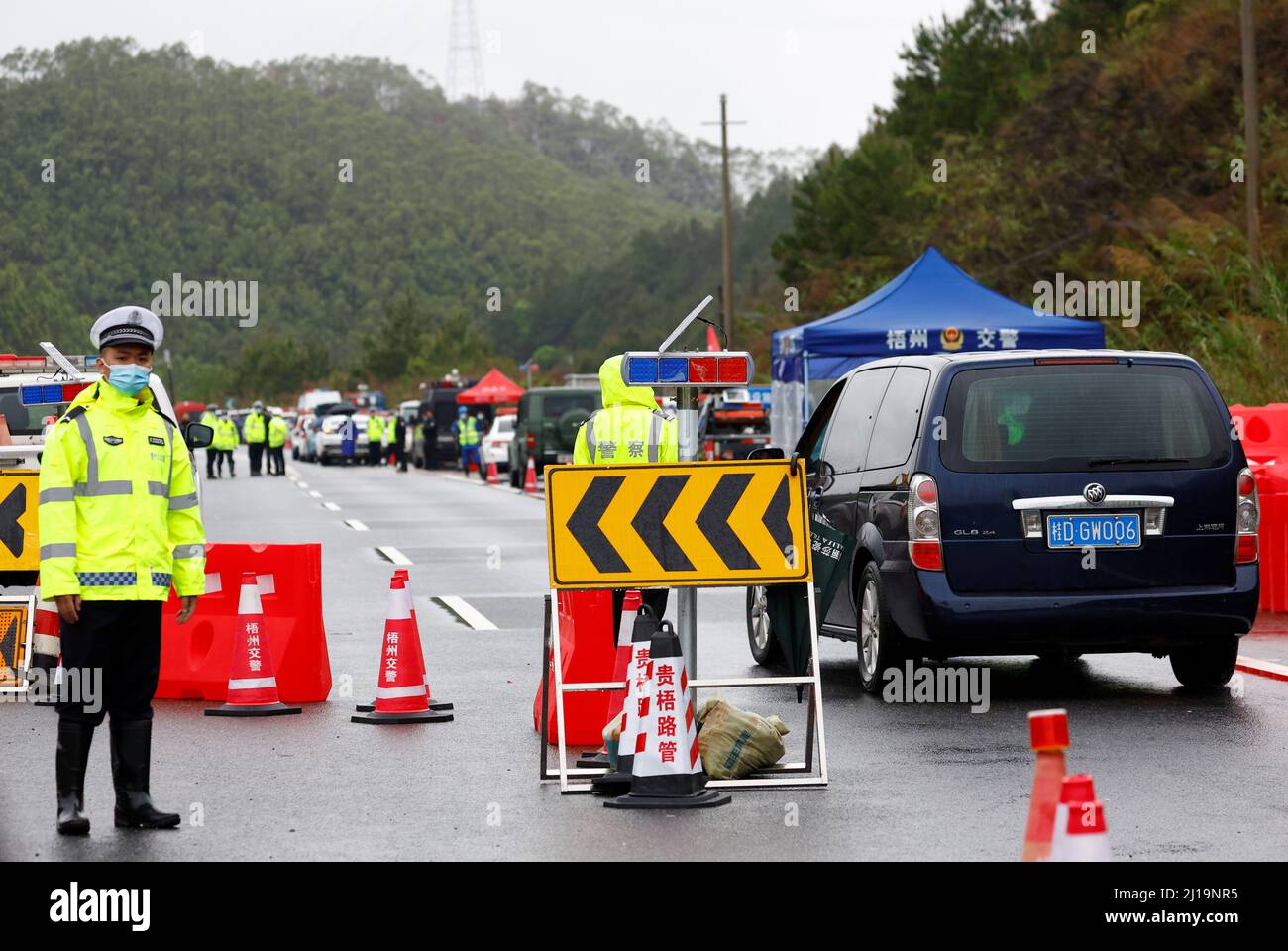 Boeing 737 800 crash china hi-res stock photography and images - Alamy