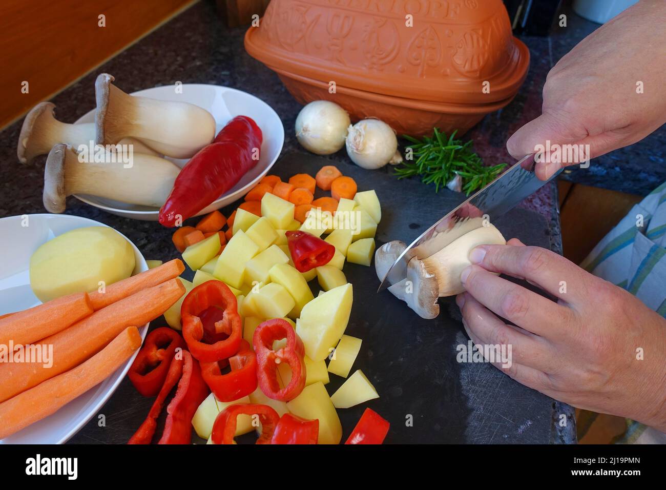 Southern German cuisine, preparing vegetables from the Roman pot ...