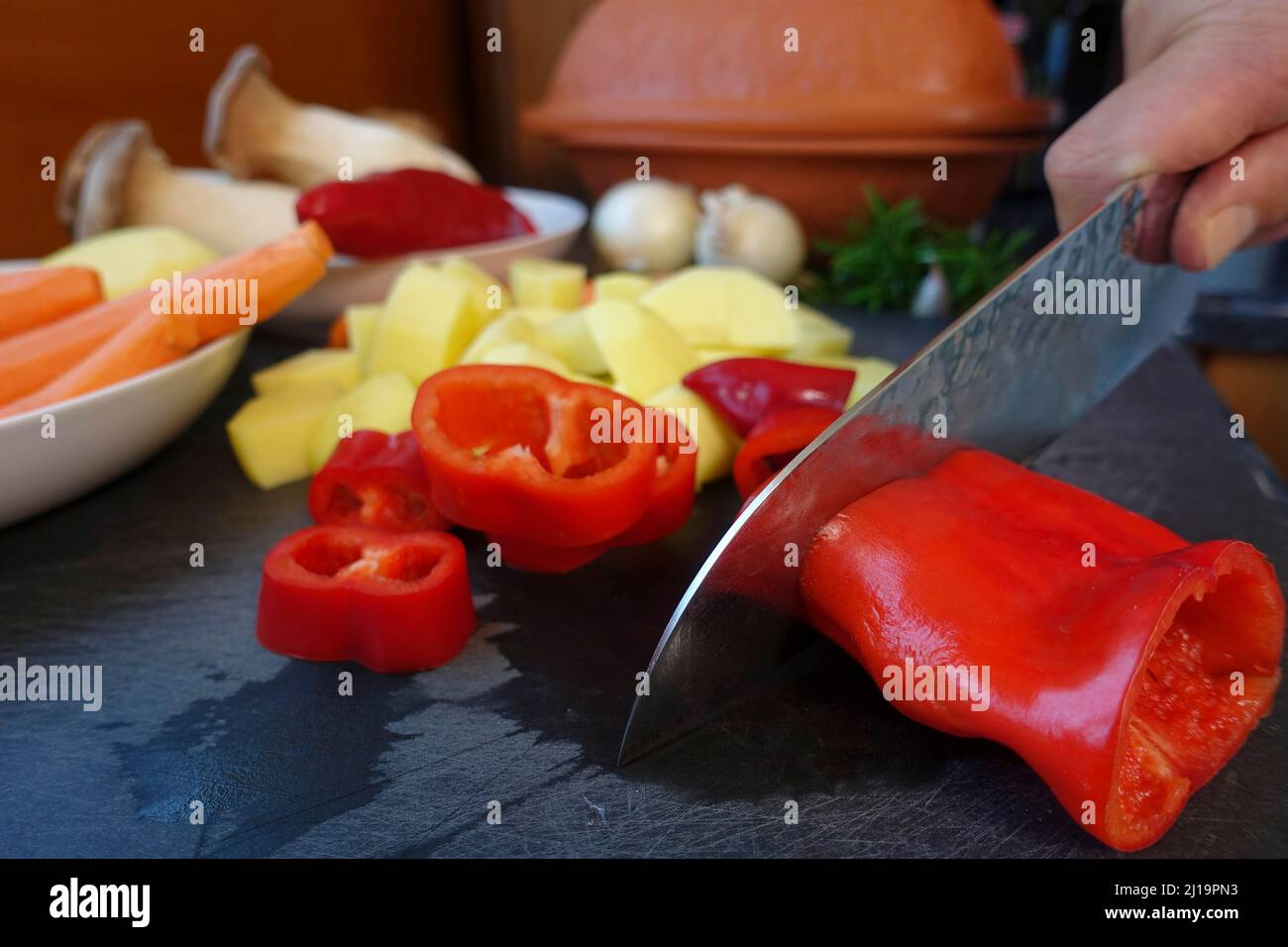 Southern German cuisine, preparing vegetables from the Roman pot ...