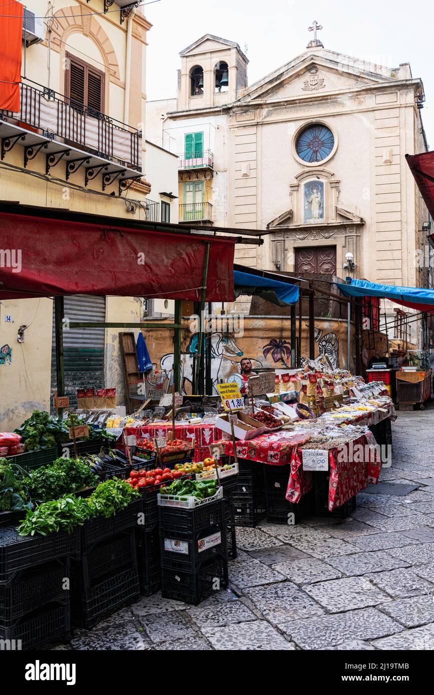 Mercato del Capo, street market in Palermo, Palermo, Sicily, Italy ...