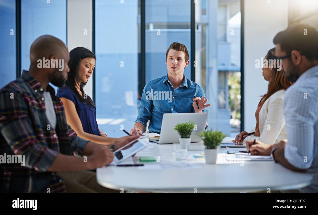 Black women talking to each other hi-res stock photography and images ...