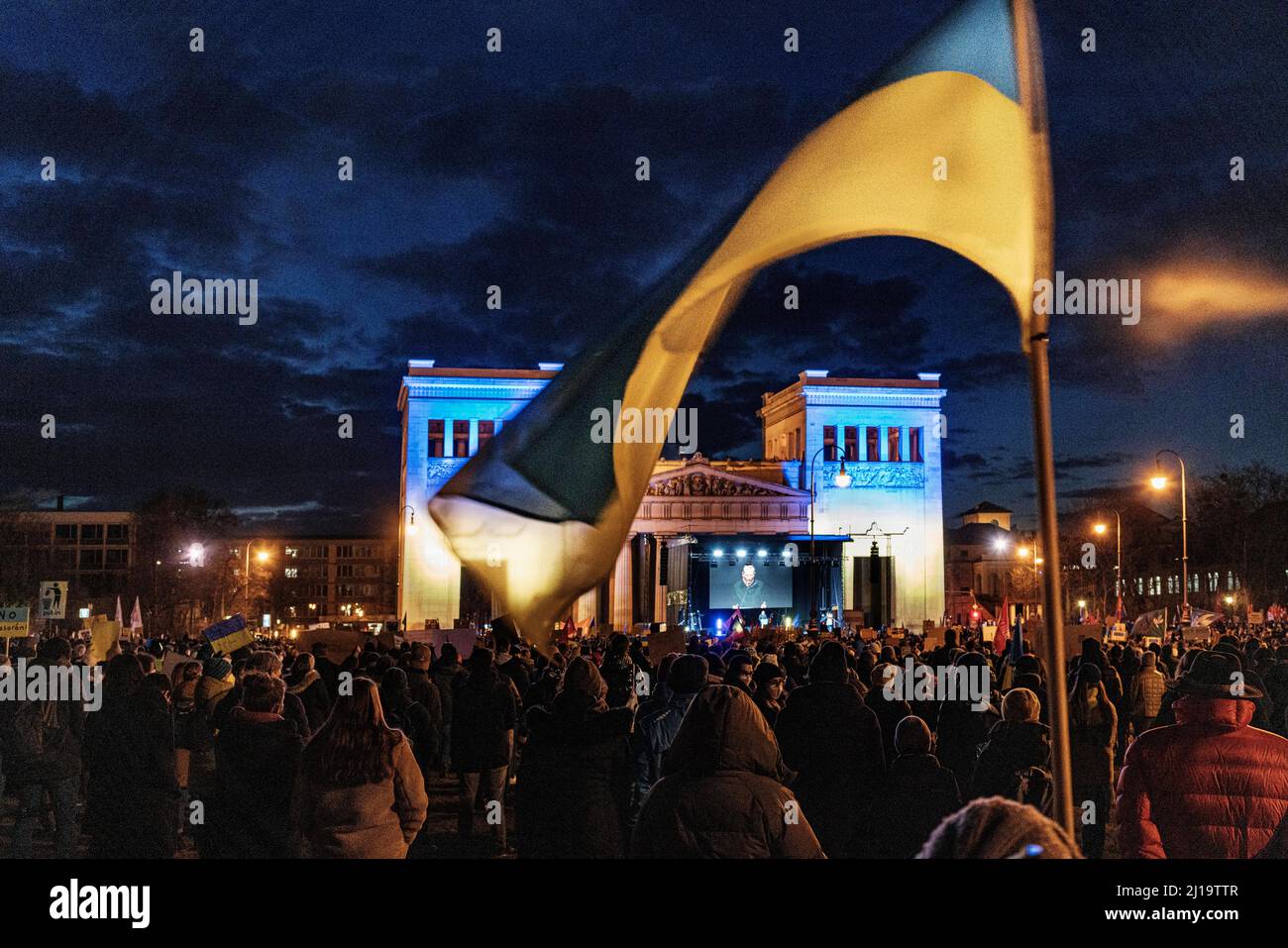 Rally koenigsplatz munich hi-res stock photography and images - Alamy