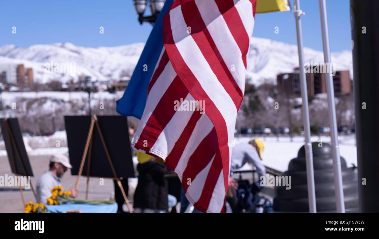 US and Ukraine flags at pro Ukraine rally Stock Photo - Alamy