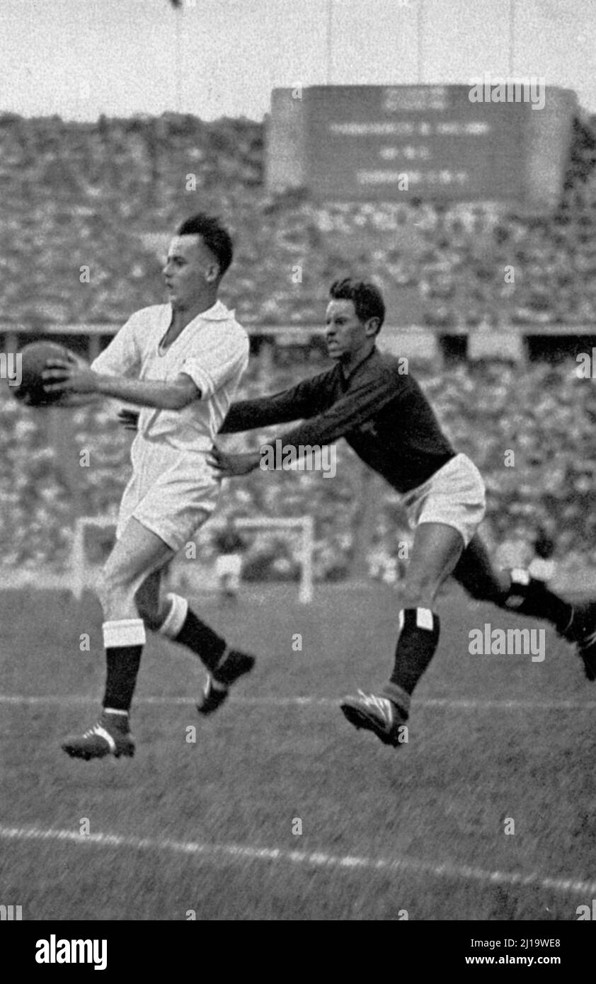 Handball player hi-res stock photography and images - Alamy