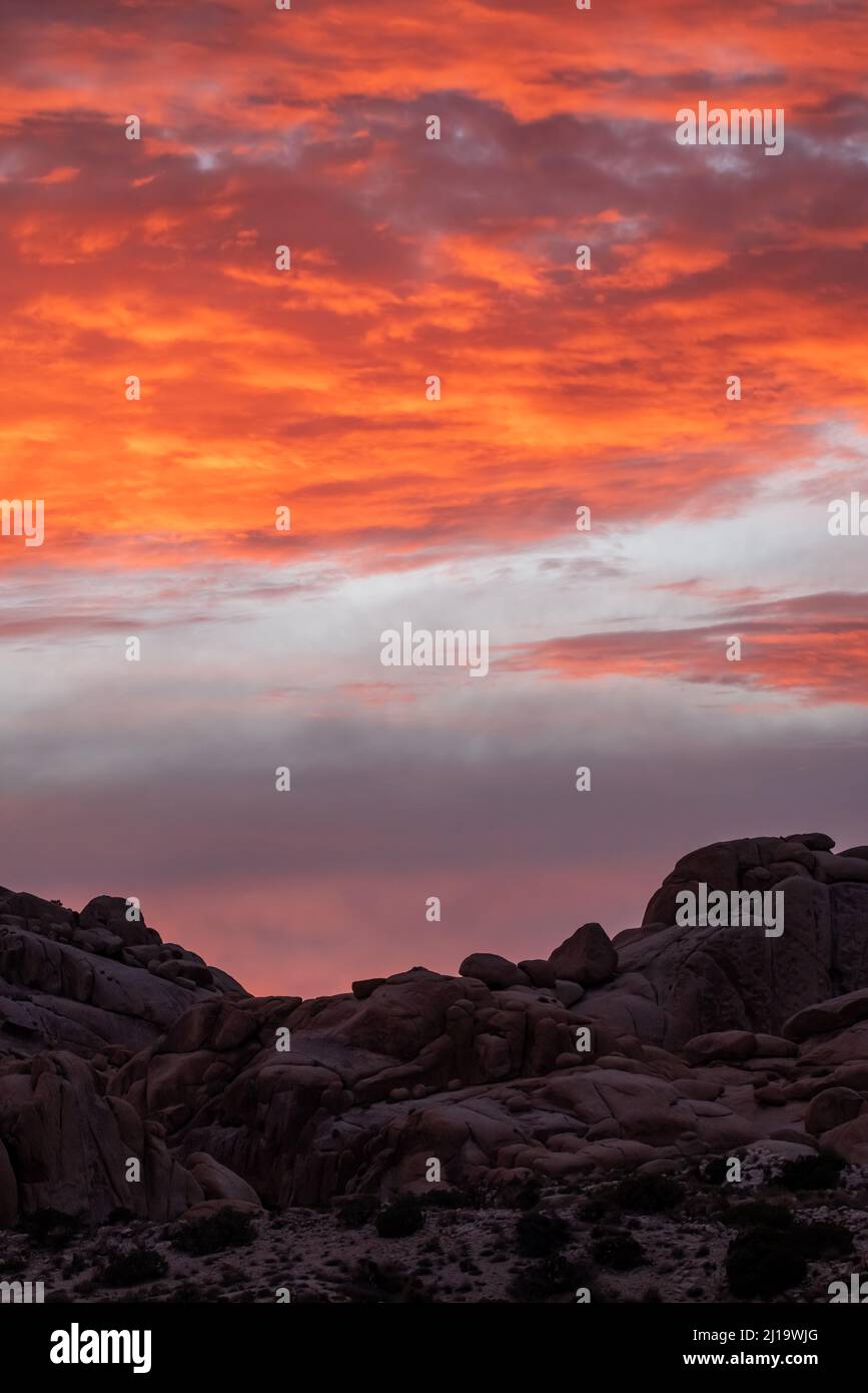Incredible pink, orange sunset seen over desert landscape in Mojave ...