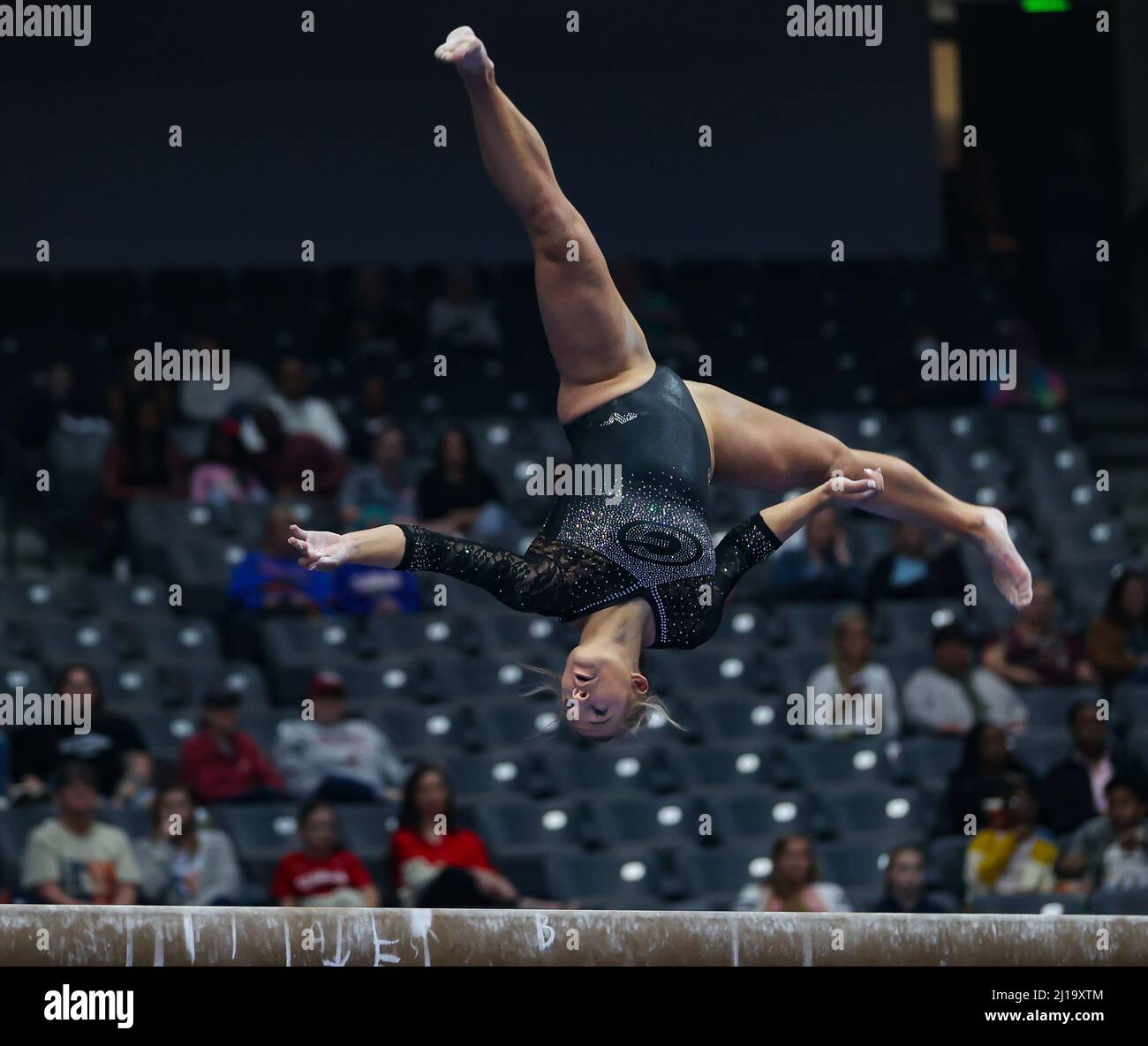Birmingham, AL, USA. 19th Mar, 2022. Georgia's Rachel Baumann does a ...