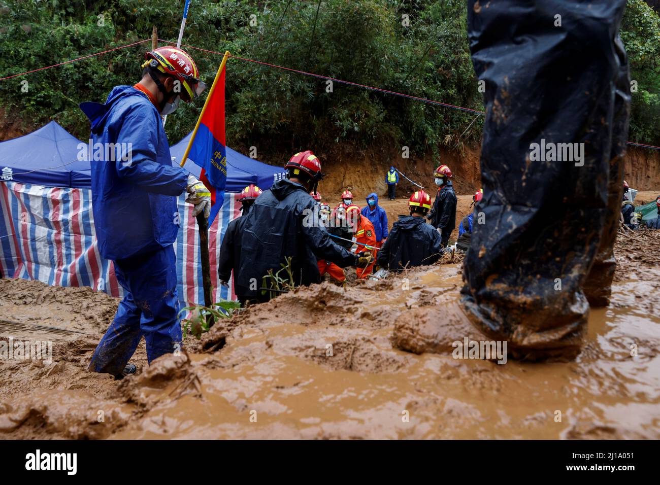 Boeing 737 800 crash china hi-res stock photography and images - Alamy