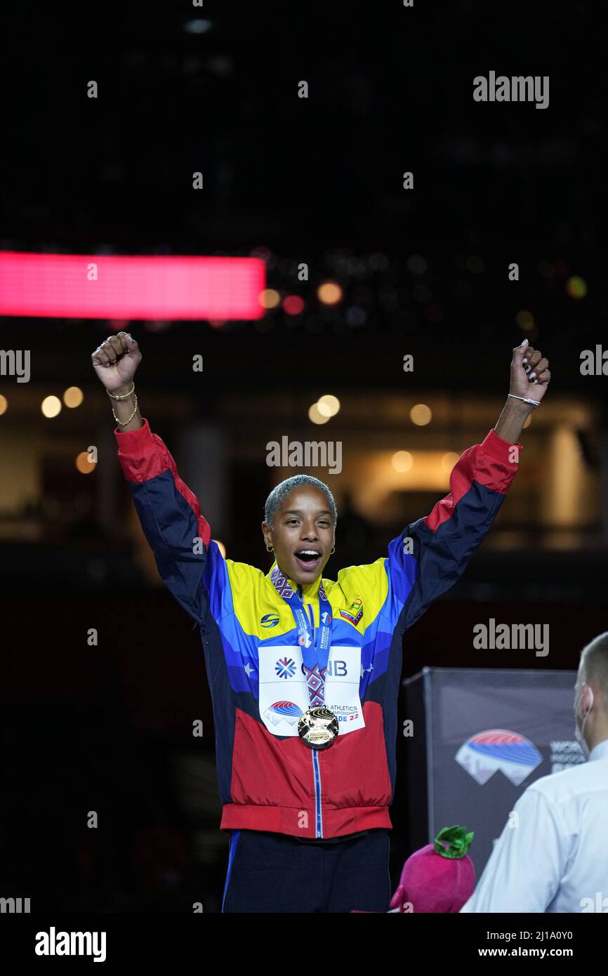 Yulimar Rojas at the award ceremony with the gold medal at the World ...